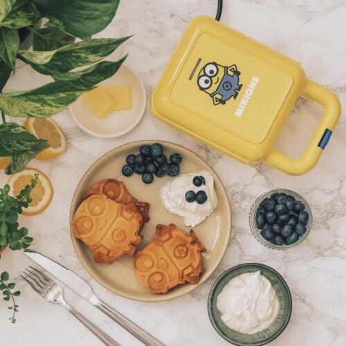 Minions Waffle Maker 2066 - Official Minions Merchandise, Fun Minions ...
