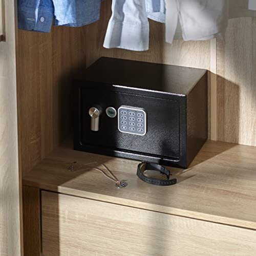 Yale YSV/200/DB2 Small Value Safe, Digital Keypad, LED Light Indicators ...