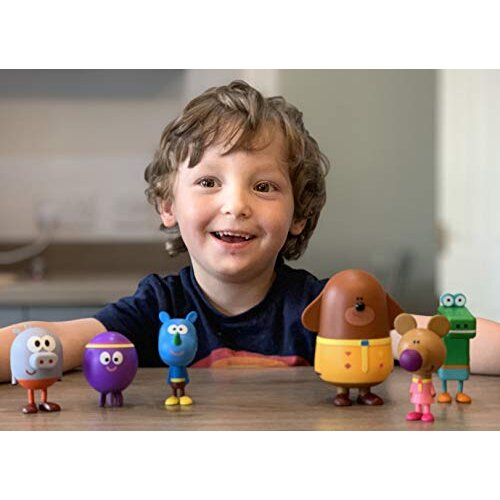 Hey Duggee toy figure set includes Duggee and his squirrels. Perfect ...