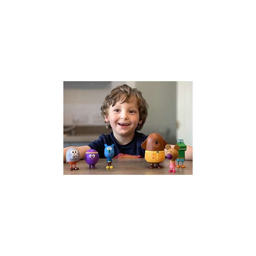 Hey Duggee toy figure set includes Duggee and his squirrels. Perfect ...