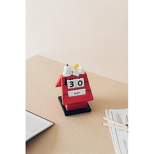 Snoopy Doghouse Perpetual Calendar | Flip Calendar | Snoopy Calendar ...