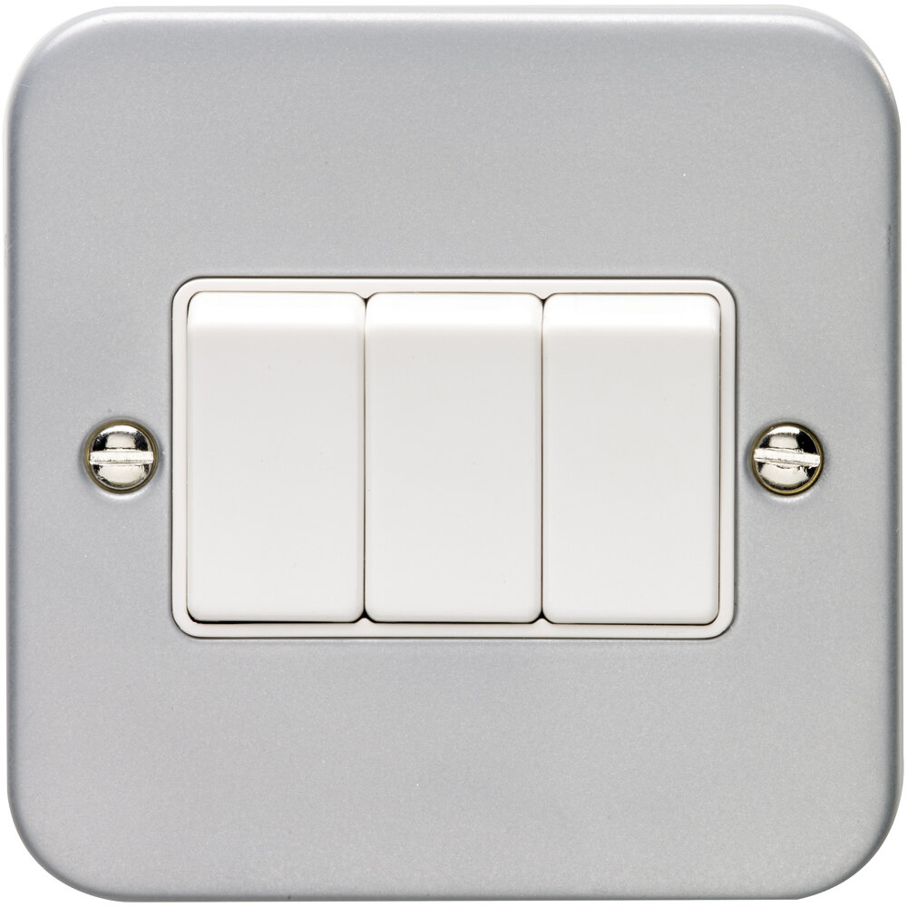3 Gang Triple Light Switch 2 Way 10A HEAVY DUTY METAL CLAD - White Trim ...
