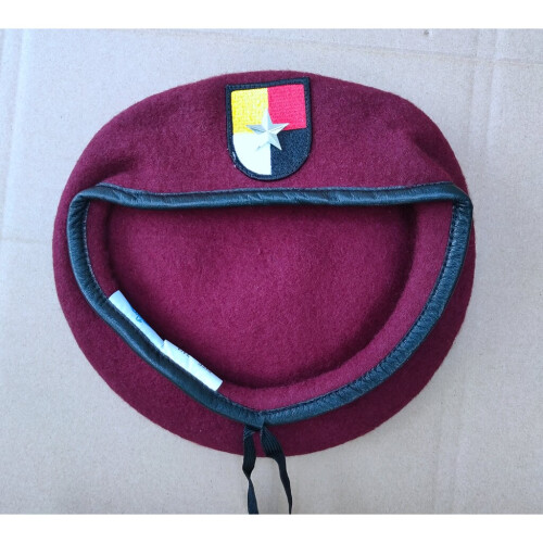 United States U.S. Army 3th Airborne Special Forces Group Wool Red ...