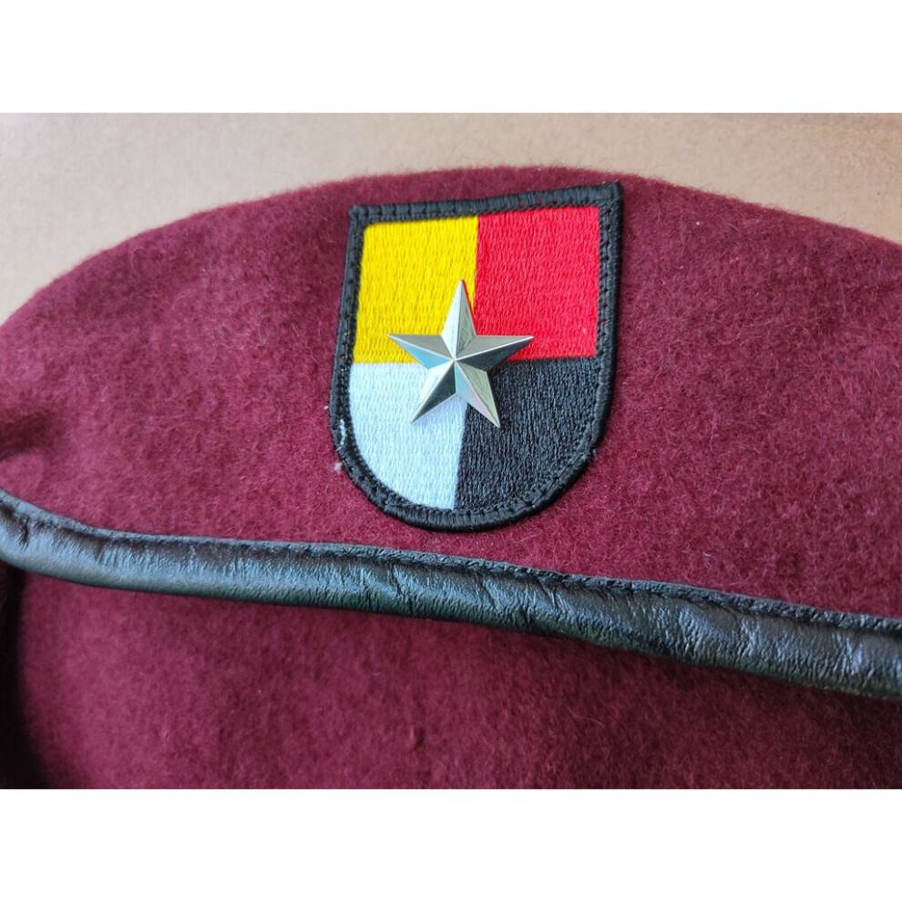 United States U.S. Army 3th Airborne Special Forces Group Wool Red ...