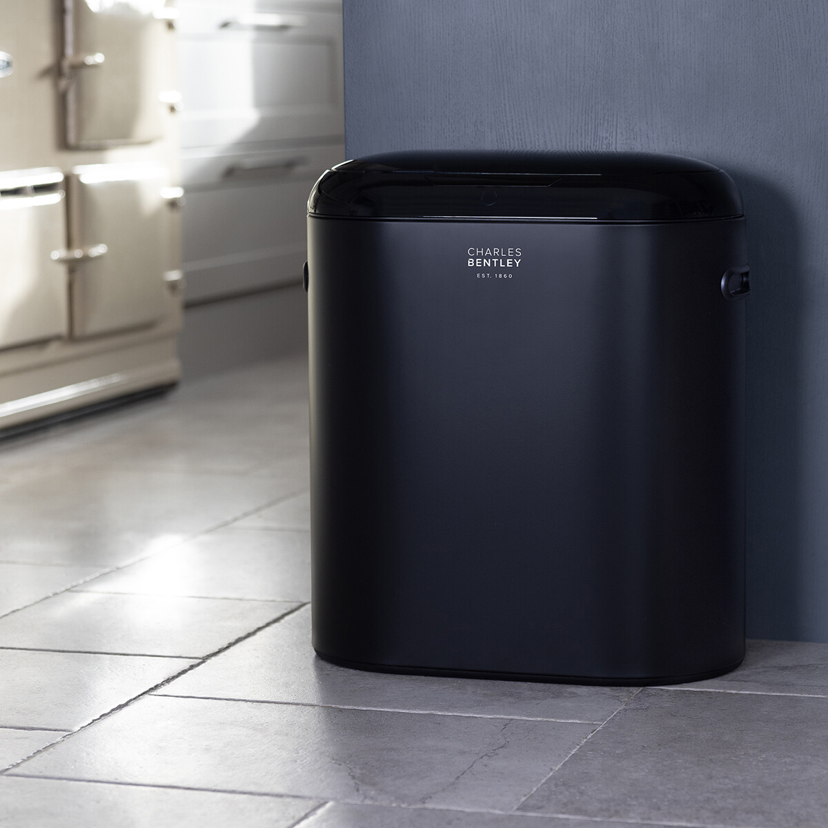CHARLES BENTLEY Kitchen Bin, 40 Litre, Black, Sensor Bin, Food Bin ...