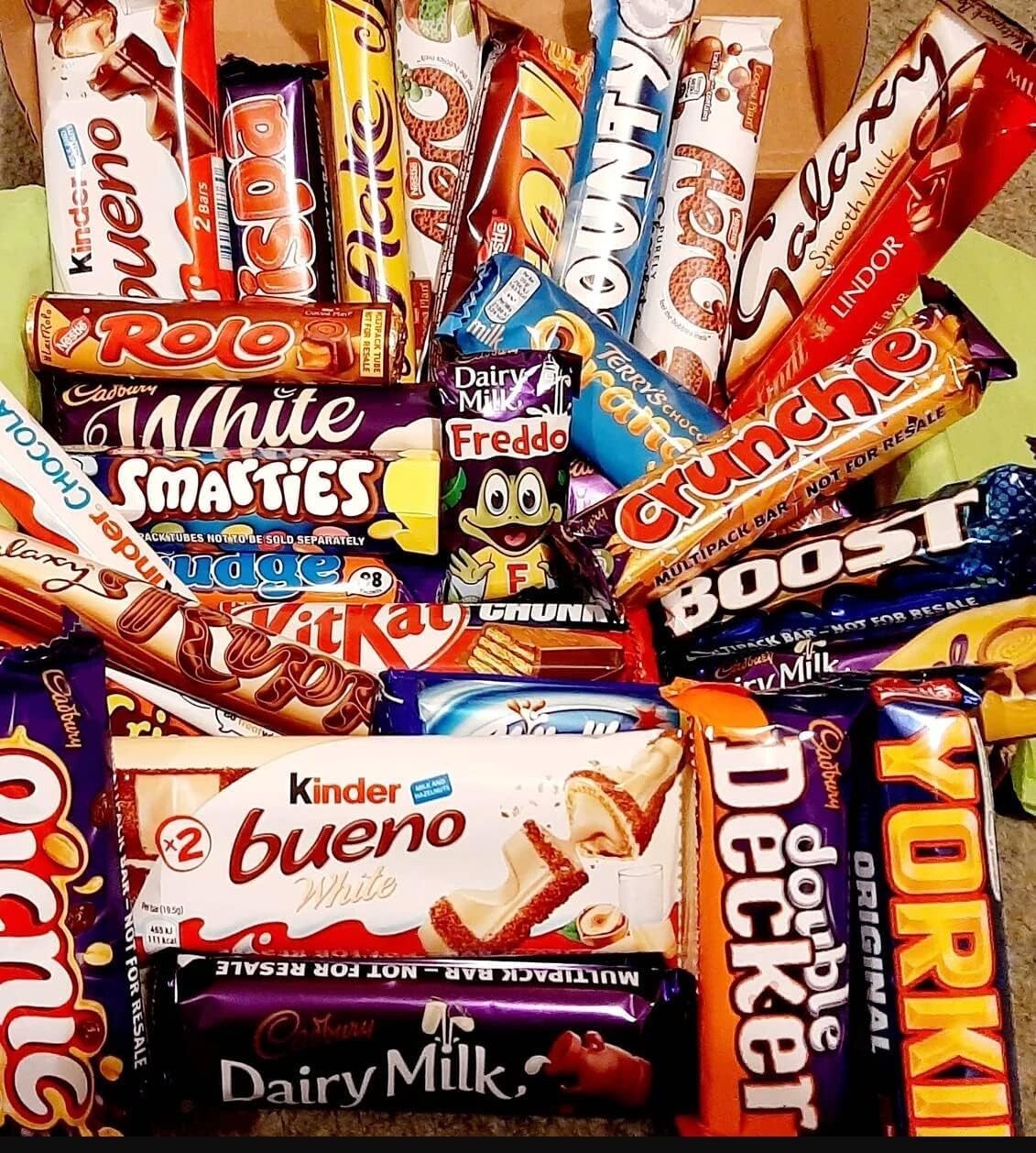 Mega Chocolate Hamper Cadburys, Nestle, Galaxy, Mars Gift Box 20Pcs on ...