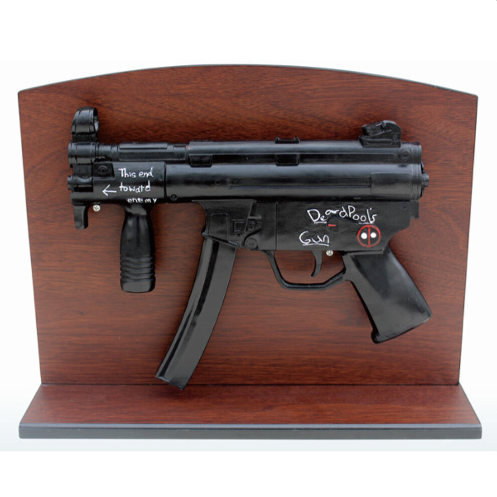Deadpool Modified MP5k Submachine Pistol Resin with Display Stand ...