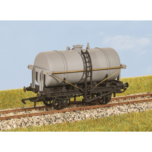 Parkside PC92 Parkside OO - 4-Wheel Oil Tank Wagon Kit HO/OO Gauge on OnBuy