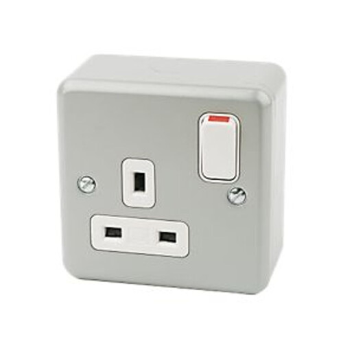 Single Gang Metal Clad Switch Socket: Durable and Reliable 13 Amp 1 ...