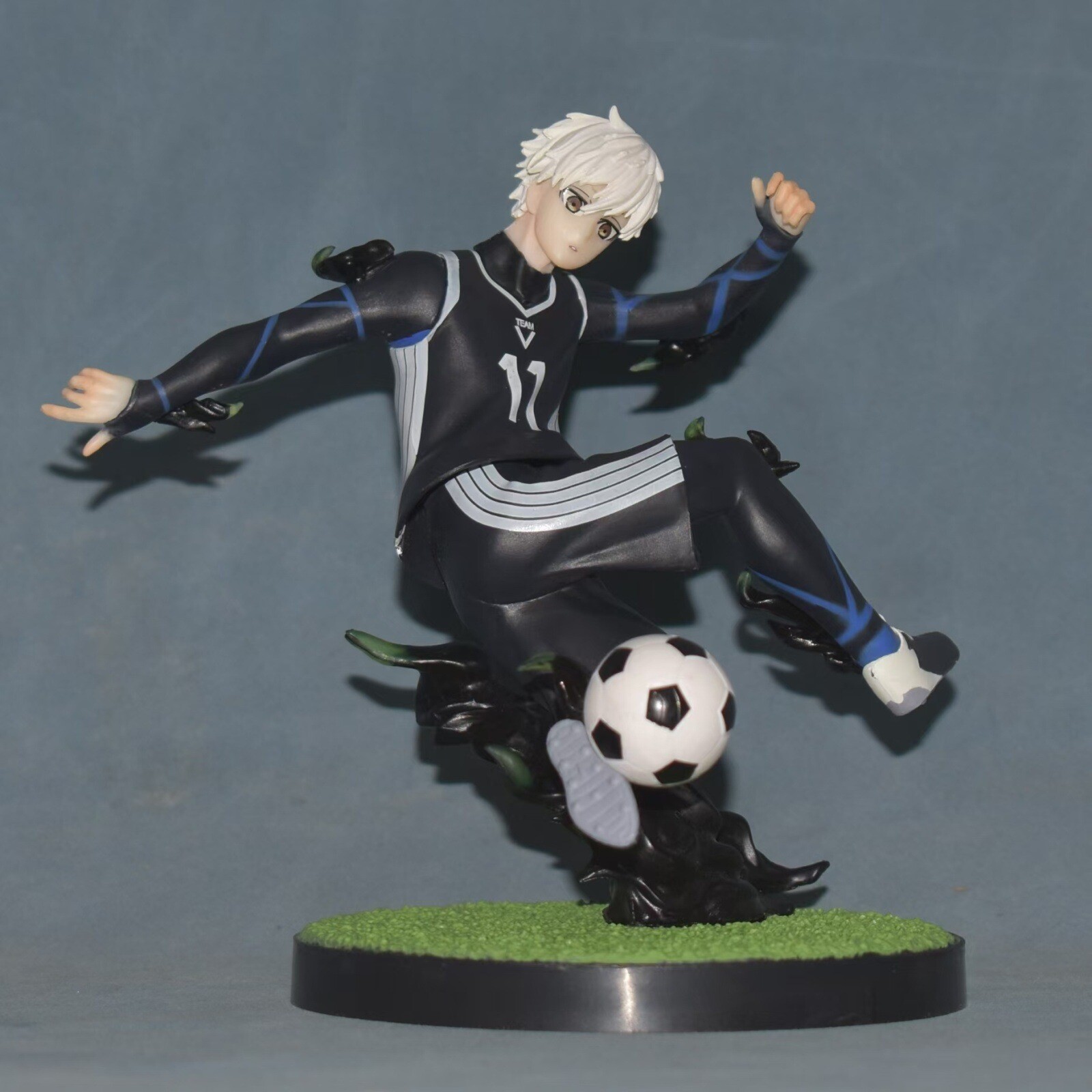 (Nagi Seishiro) Blue Lock Nagi Seishiro Football Garage Kit Model Toy ...