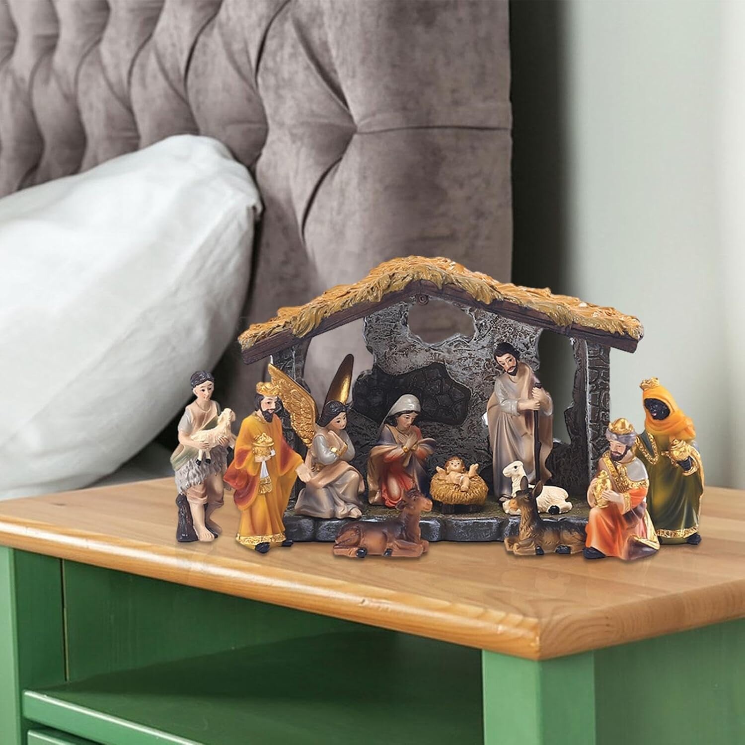 Traditional Nativity Scene | Resin Birth Of Jesus Christ Figurine ...