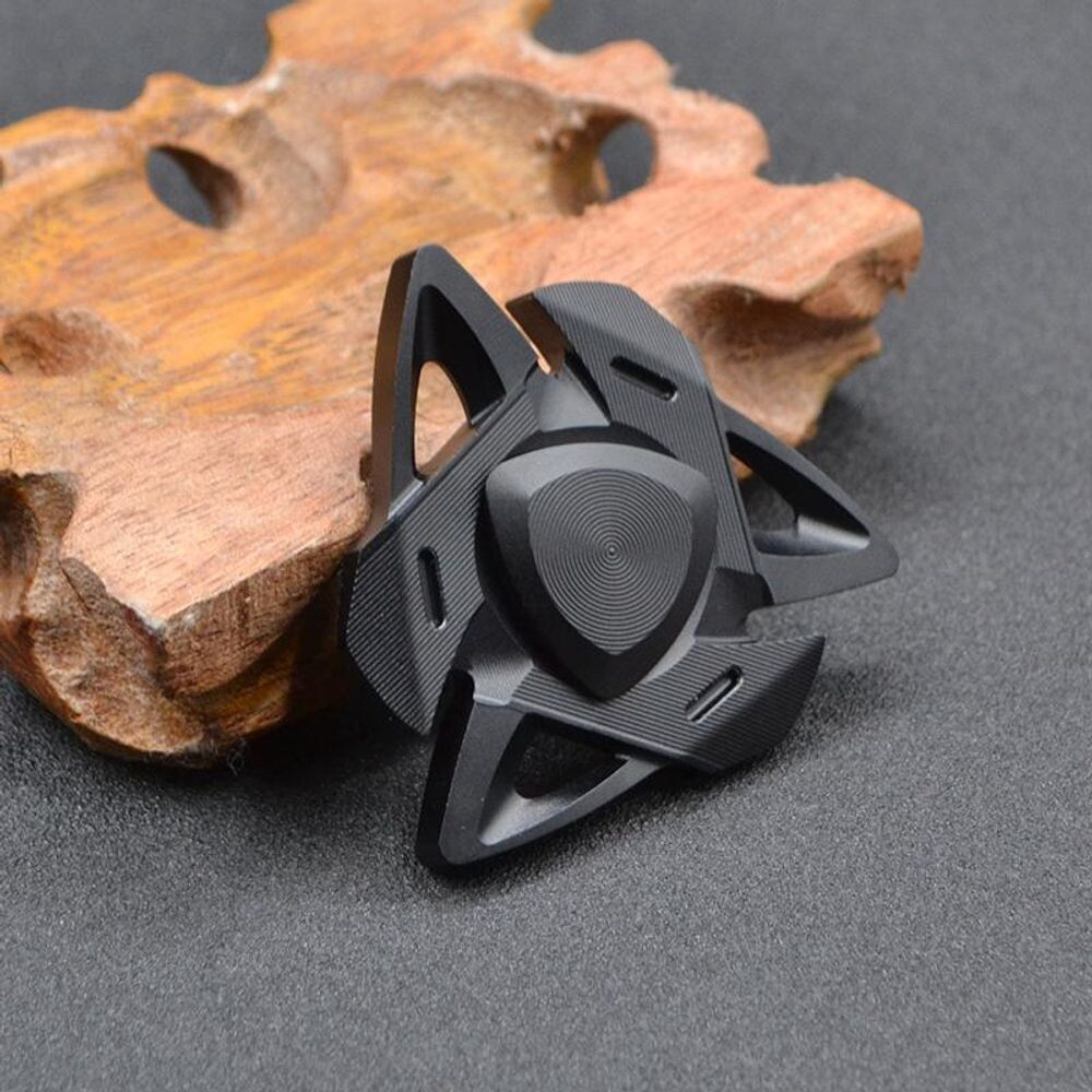 (black, 7x7x0.7cm) Hand Spinner Triangular Design Metal Fidget Spinner ...