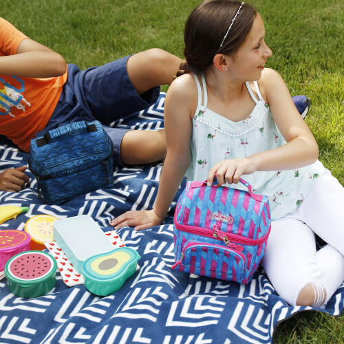 J World Corey Kids Obed rov ta ka. Izolovan obed rov krabicka pre ...