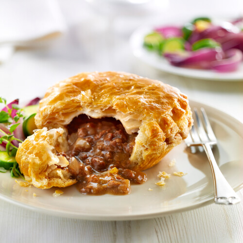 Wrights Frozen Minced Beef & Onion Pie - 36x170g, Unbaked Round Pie ...