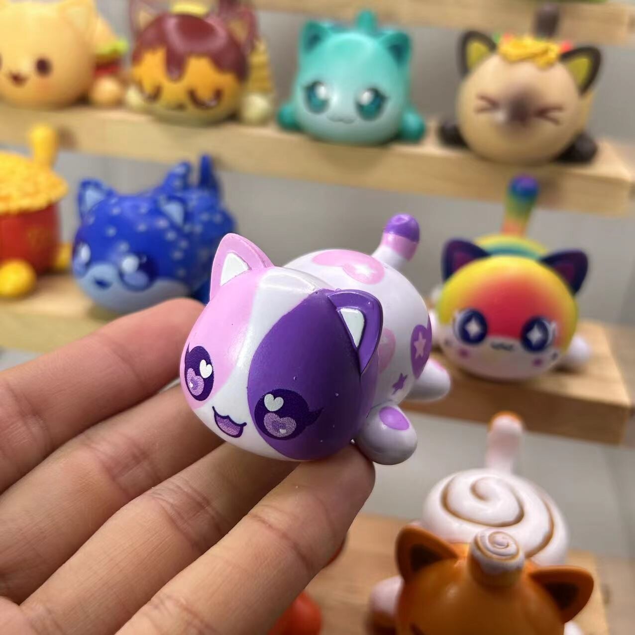 (One Size, Aphmau Cat) Aphmau Mystery MeeMeows Litter 1-6 on OnBuy