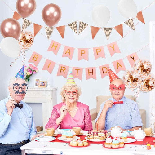 Décorations pour un 18e anniversaire : banderoles, ballons, décoration ...